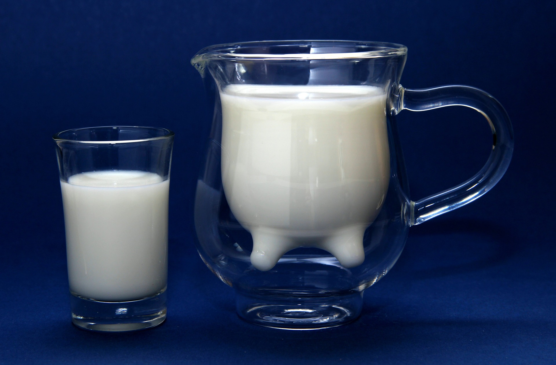 Khalav: MILK, a tall glass of comfort! – Hebrew Word Lessons